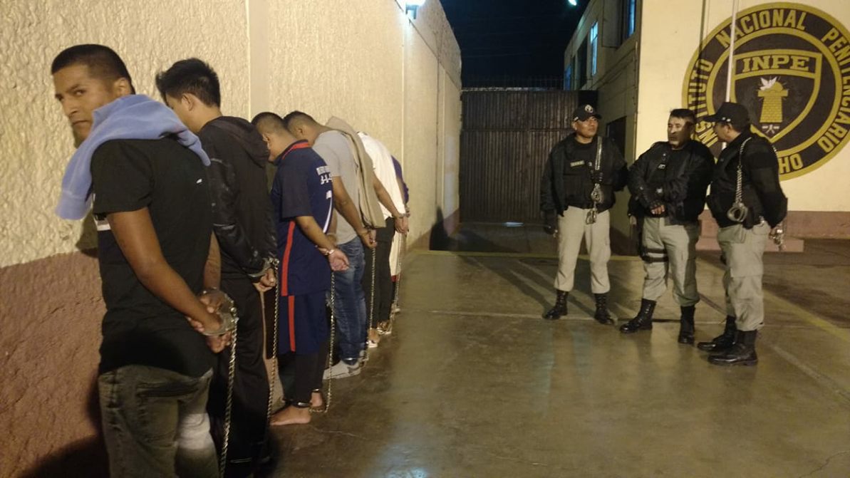 Inpe Traslada 40 Reclusos De 3 Penales En Mega Operativo